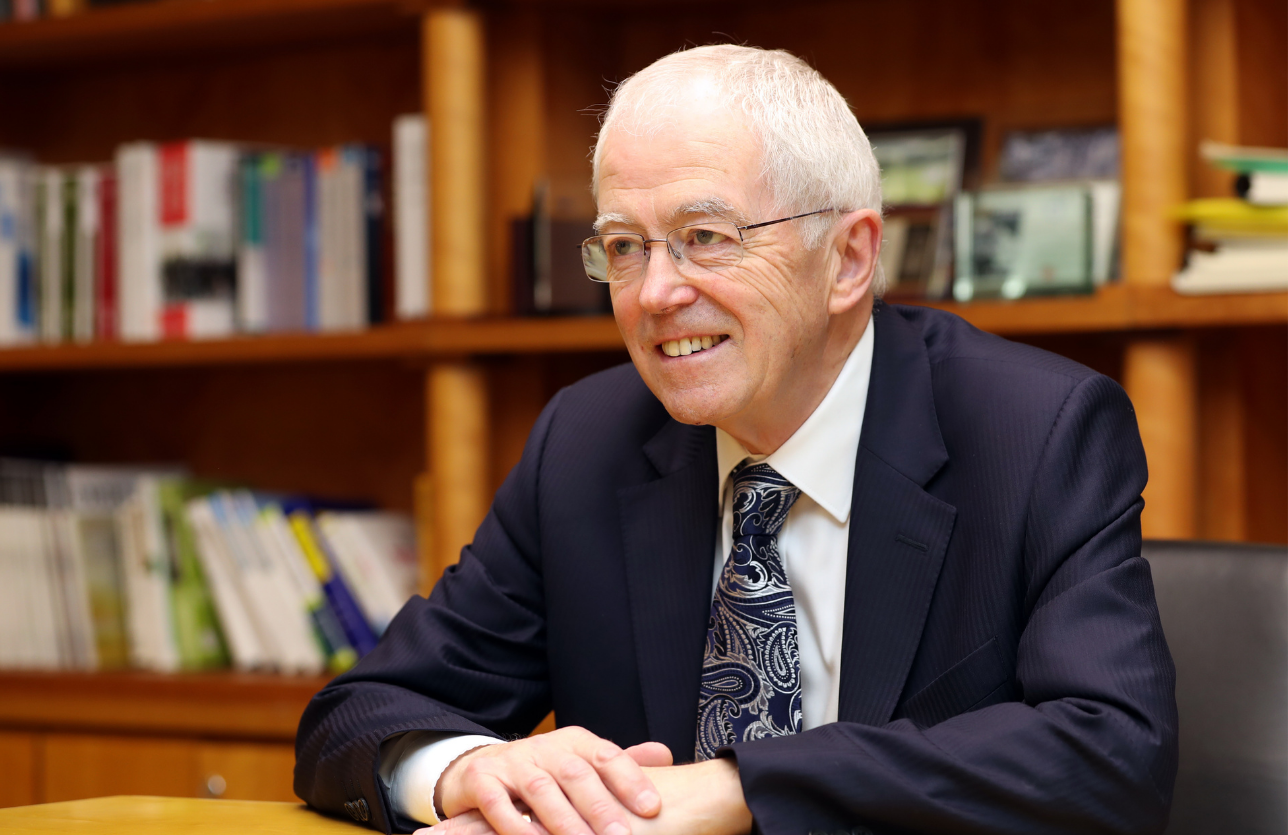 Sir David Tweedie steps down after seven years and two terms as Chair ...